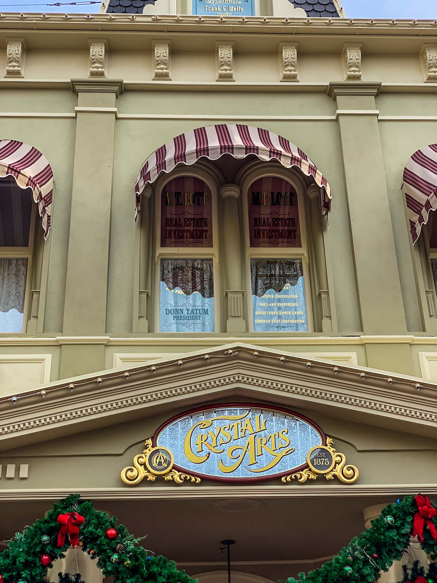 Disney World Keys to the Kingdom Tour: Explore Secret Underground ...