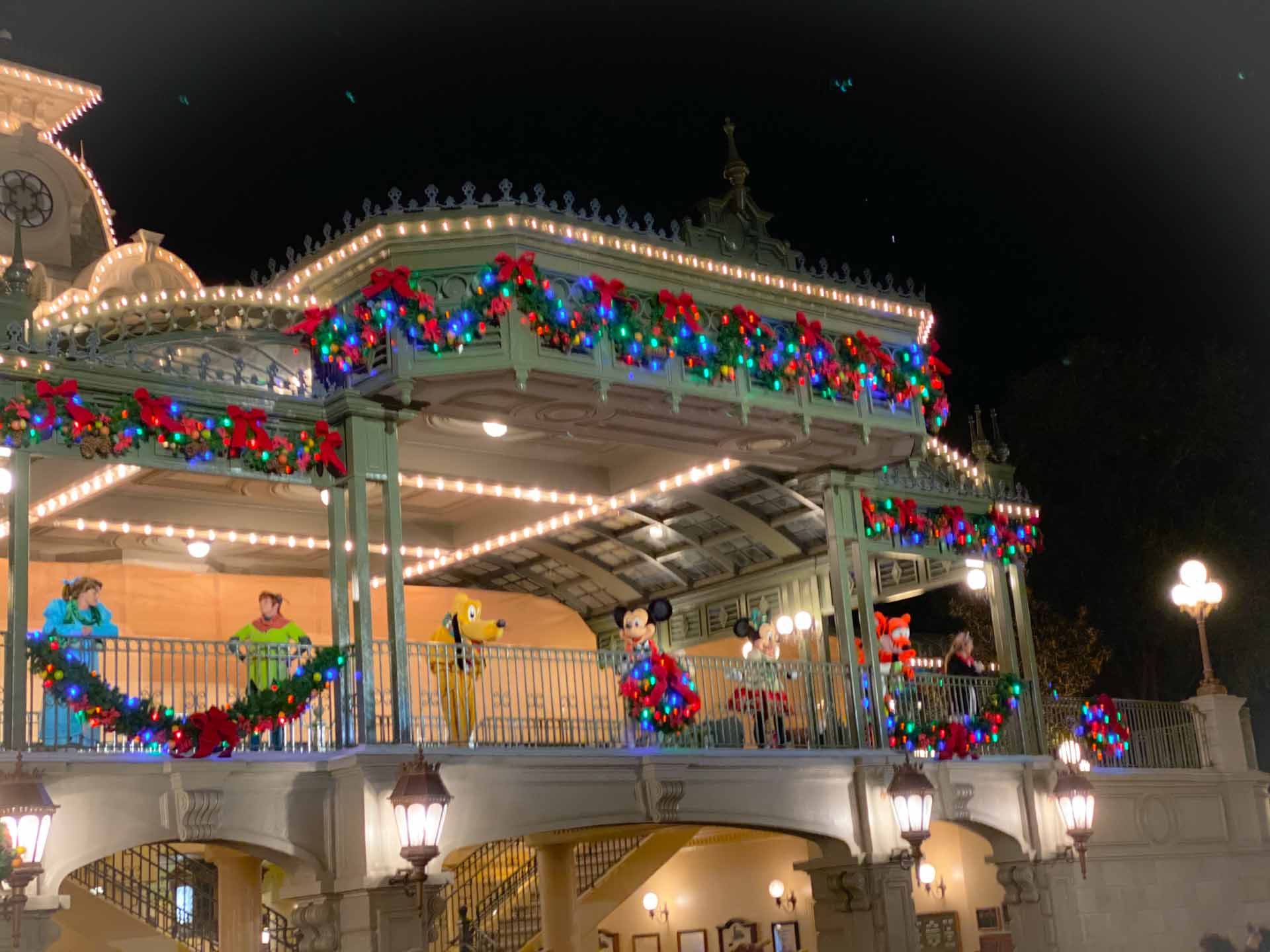 When Darkness Falls: Discovering the Hidden Charms of the Magic Kingdom ...
